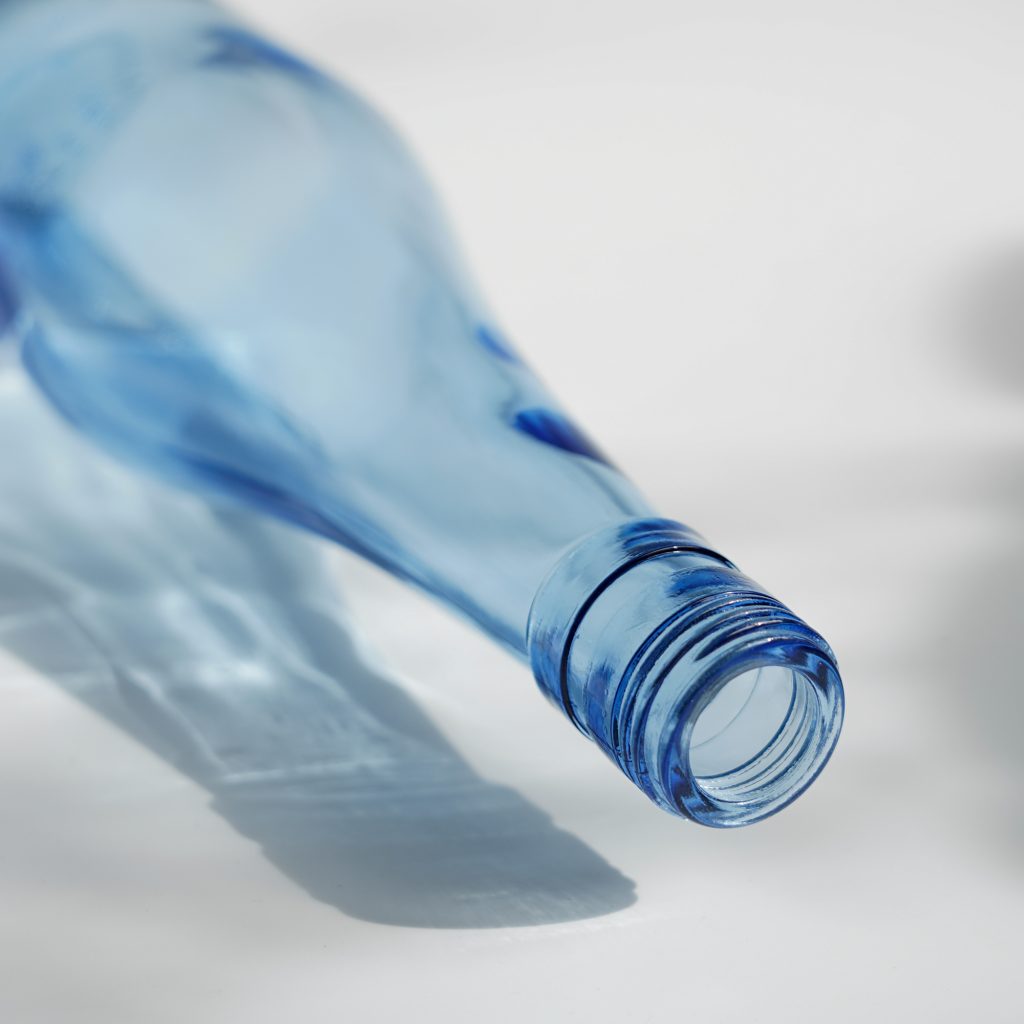 twist off 24oz blue liquor glass bottle - UNITEDPACKING COOPERATION