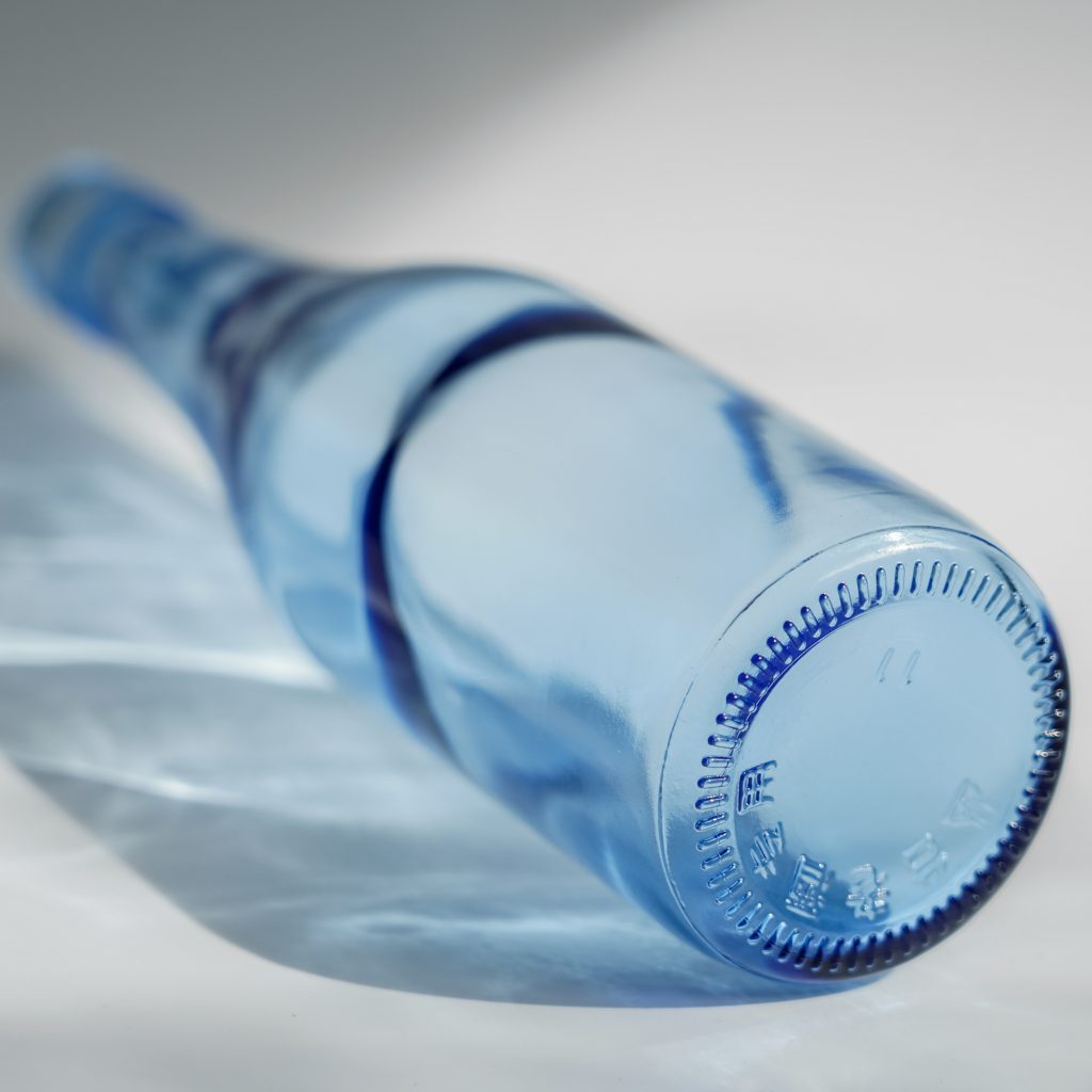 twist off 24oz blue liquor glass bottle - UNITEDPACKING COOPERATION